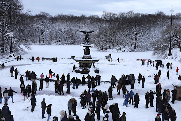 Nueva York revive tras la tormenta entre nieve récord y risas | Nuestro ...