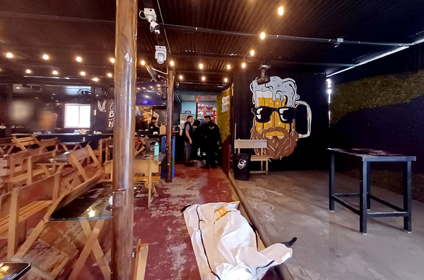 Comando armado ingresa a café bar y mata a seis personas | Nuestro Diario