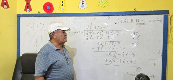 Profe Aaron Campos de 70 años es maestro por vocación | Nuestro Diario