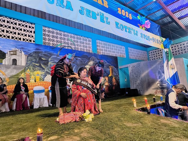 Yakelyn Guadalupe Cuy es coronada como la nueva Reina Maya | Nuestro Diario