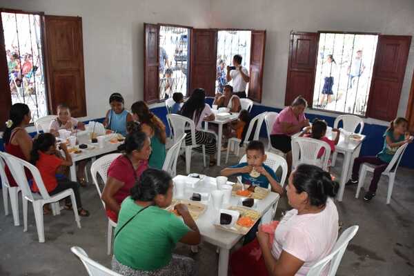 Vecinos reciben desayunos y almuerzos en comedor solidario | Nuestro ...