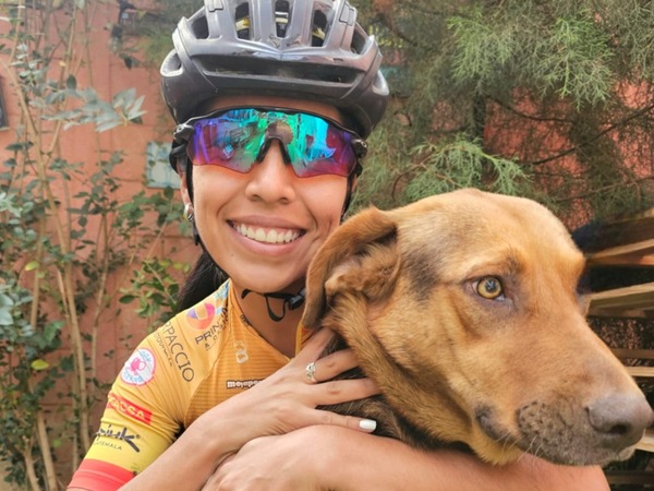 Gaby Soto presume a su perra "Ali", la bebé de la familia | Nuestro Diario