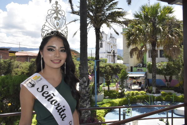 Elizabeth Medrano representa a Prados de Villa Hermosa | Nuestro Diario