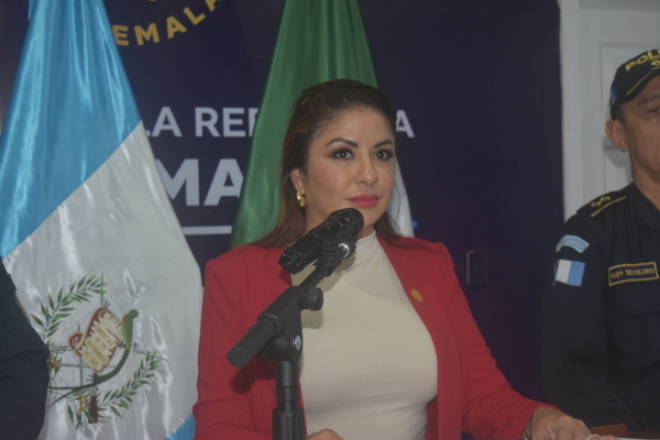 Carmencita Luna Corado asume como gobernadora de Petén | Nuestro Diario ...