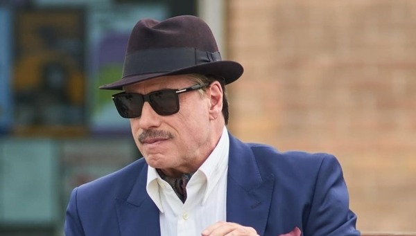 John Travolta luce casi irreconocible como Johnny Roselli | Nuestro Diario