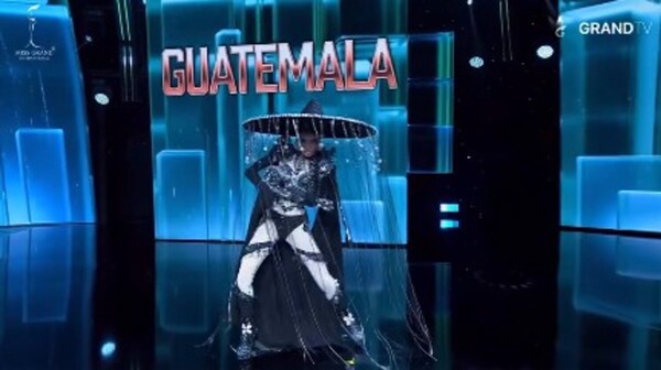 El paso de Ana-Sofía Lendl con el "Traje Nacional" | Nuestro Diario ...