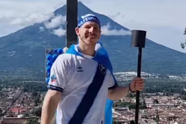 Matthew Anderson se une a la celebración de las antorchas | Nuestro ...