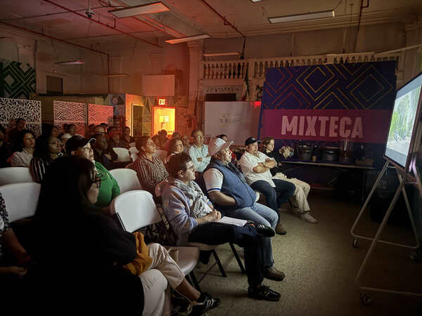 Chapines asisten a exhibición de documental sobre migración | Nuestro ...