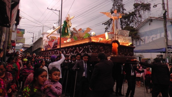 Nazareno es procesionado por los 25 años de la hermandad | Nuestro Diario