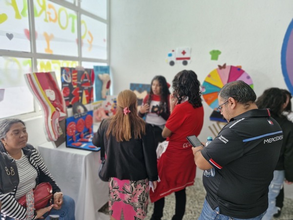 Estudiantes exhiben proyectos creativos que inspiran | Nuestro Diario ...